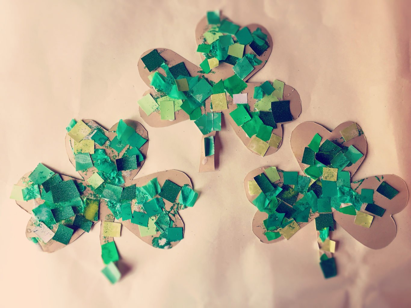 40+ Easy Shamrock Crafts For Kids That'll Make Your Kids Fall In Love ...