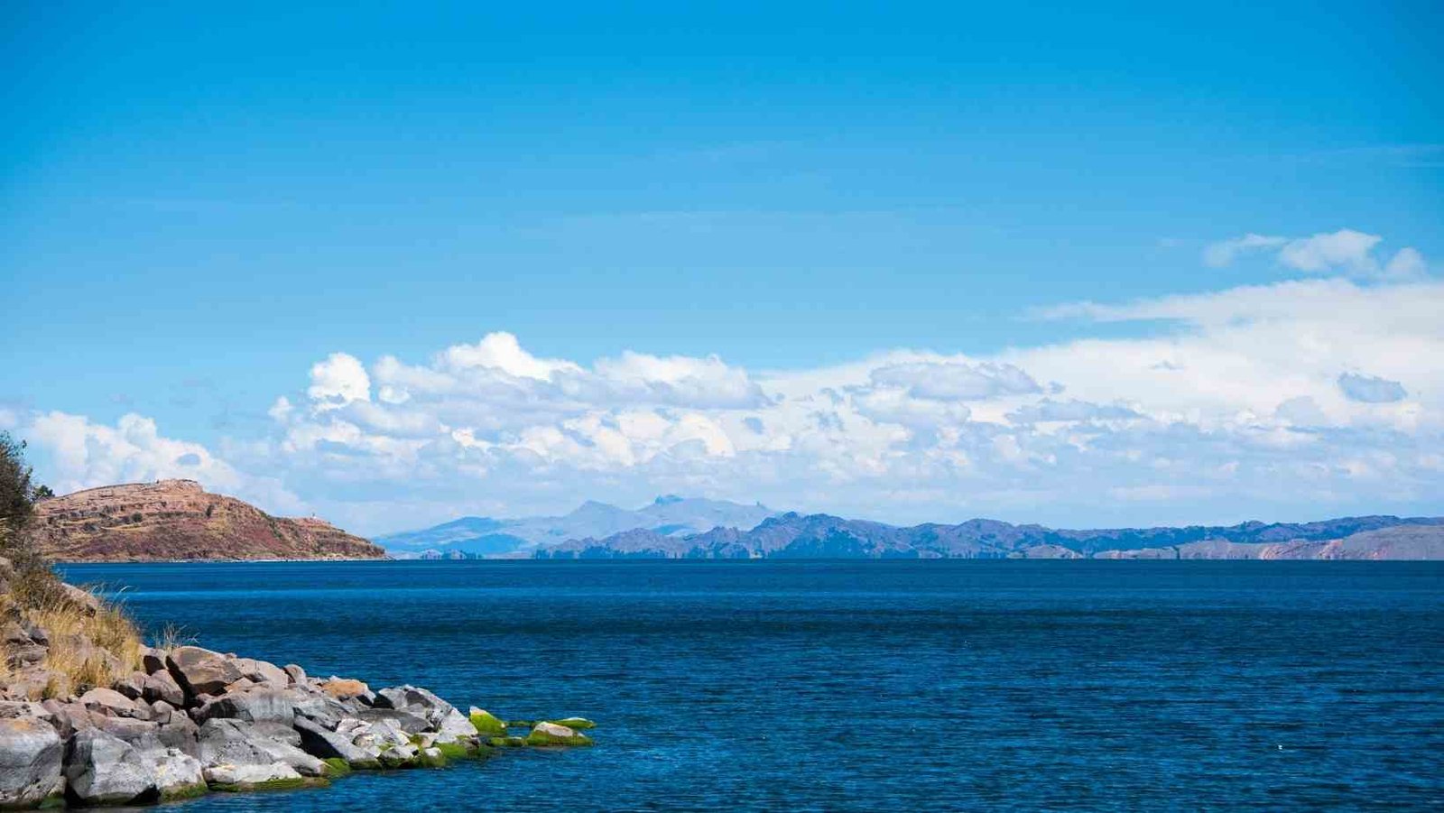 Planning To Go On A Vacation? Let’s Discover The Largest Lake
