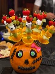 45 Humorous & Hilarious Halloween Fruit Platter Ideas » Hike N Dip